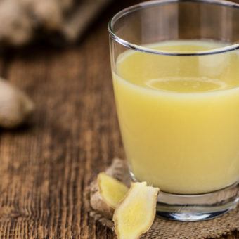 Zo maak je een gember kurkuma shot zonder sapcentrifuge | Freshhh